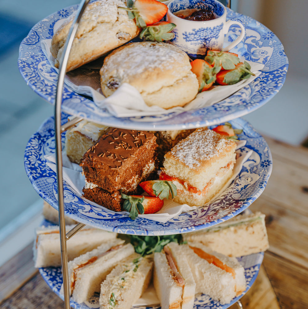 Ginger and Pickles: Luxury Gifts, Bakery & Café Tea Rooms